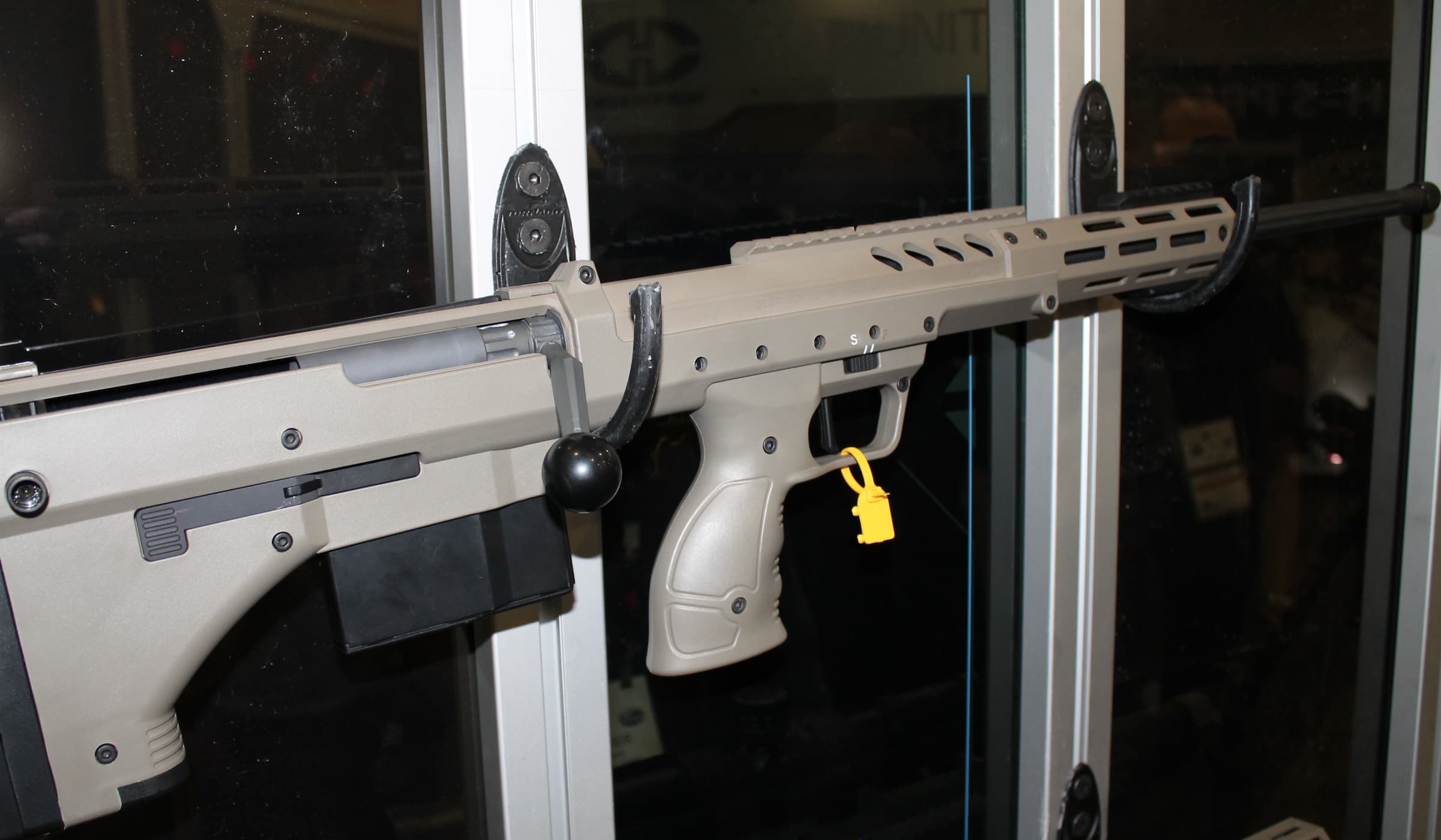 SHOT Show 2019: Desert Tech departs from company tradition with the SRS ...
