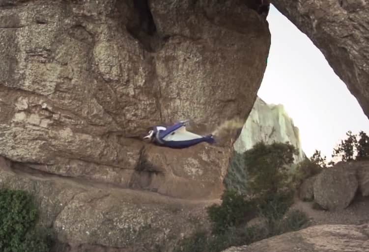 Video: Man in Wingsuit Flies Through Cave at 155mph | OutdoorHub